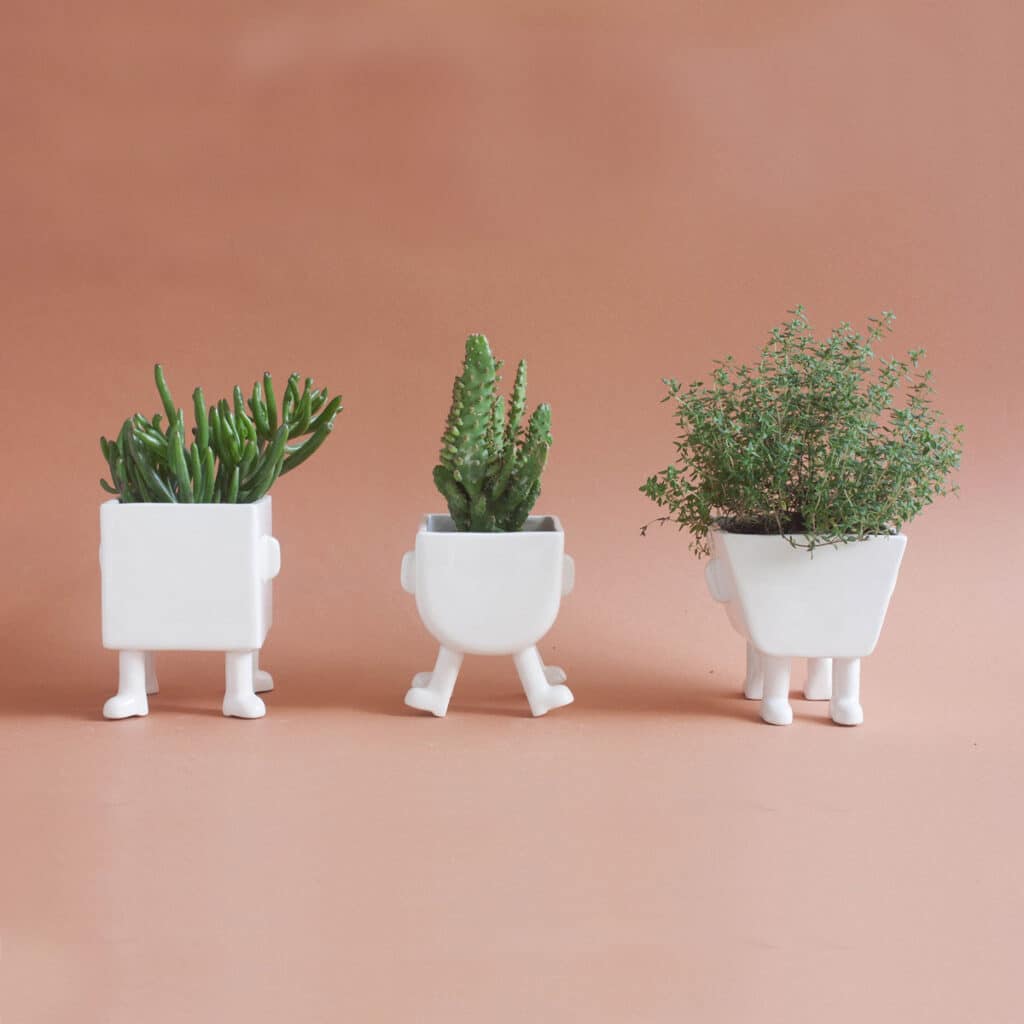Cache pot original blanc, céramique. ARTISANAT ESPAGNOL